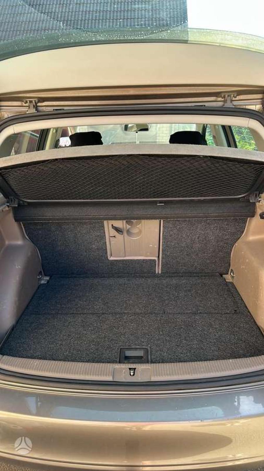 Brown Volkswagen Golf Plus 2010 in Raseiniai, with an engine capacity of 1.20 L and mileage of 175 thousand km for 4700 €, photo 9 on AUTOMOTO.COM.LV