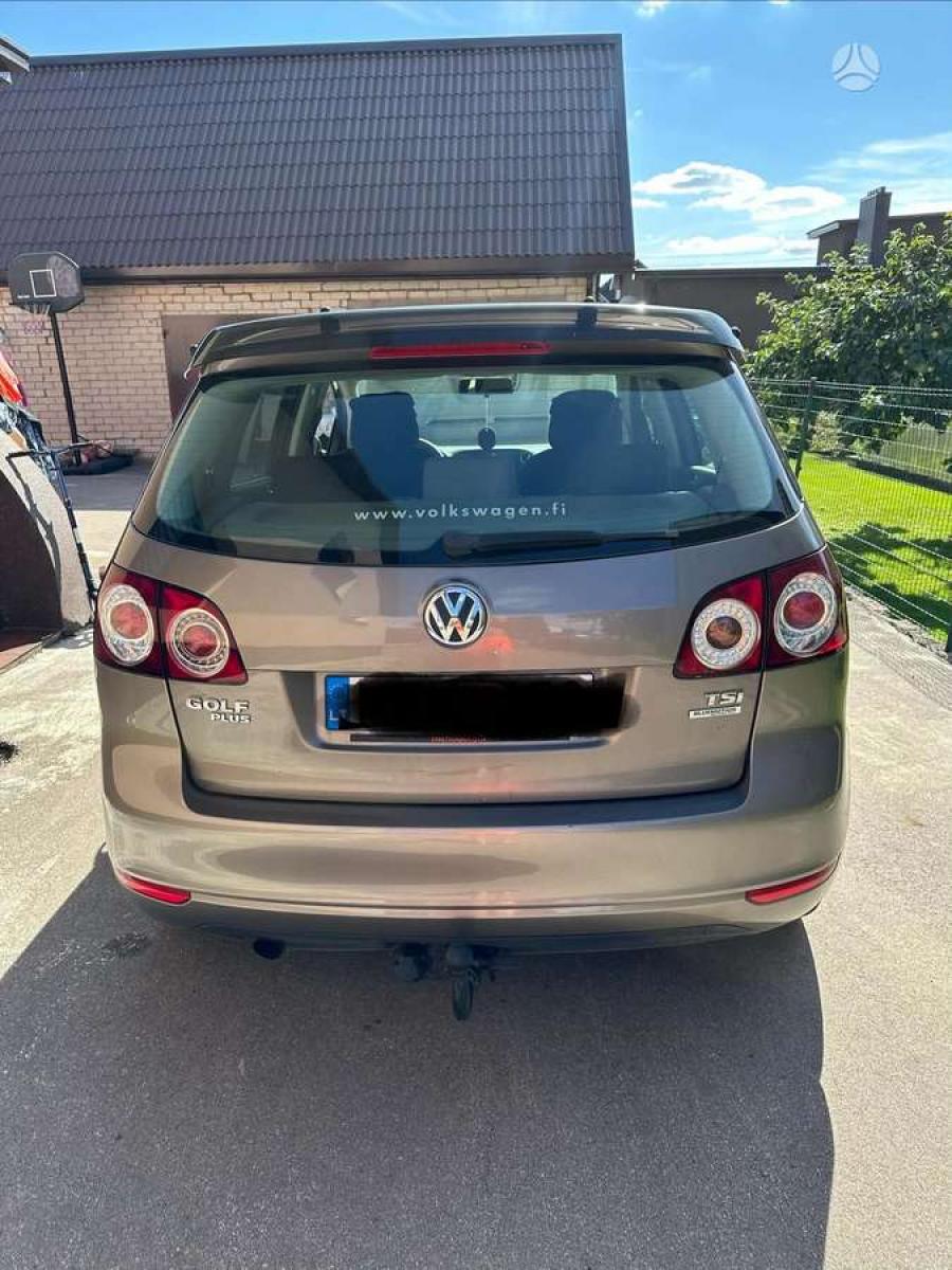 Brown Volkswagen Golf Plus 2010 in Raseiniai, with an engine capacity of 1.20 L and mileage of 175 thousand km for 4700 €, photo 11 on AUTOMOTO.COM.LV