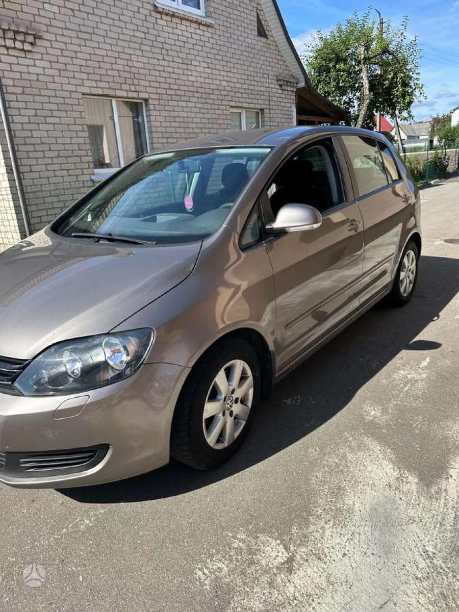 Brown Volkswagen Golf Plus 2010 in Raseiniai, with an engine capacity of 1.20 L and mileage of 175 thousand km for 4700 €, photo 12 on AUTOMOTO.COM.LV