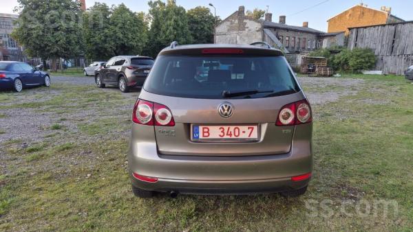 Фольксваген Гольф Плюс 2010 в Лиепая на AUTOMOTO.COM.LV Коричневый Фольксваген Гольф Плюс 2010 в Лиепая, объемом двигателя 1.20 л и пробегом 219 тыс. км за 6990 €, фото 7 на AUTOMOTO.COM.LV