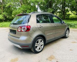Brūns Volkswagen Golf Plus 2011 Rīga, ar dzinēja tilpumu 2.00 L un nobraukumu 0 tūkst. km par 5970 €, foto 4 vietnē AUTOMOTO.COM.LV