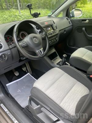 Brūns Volkswagen Golf Plus 2011 Rīga, ar dzinēja tilpumu 2.00 L un nobraukumu 0 tūkst. km par 5970 €, foto 7 vietnē AUTOMOTO.COM.LV