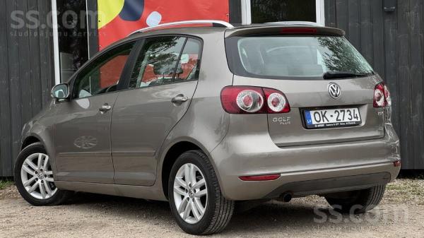 Brown Volkswagen Golf Plus 2011 in Riga, with an engine capacity of 1.60 L and mileage of 254 thousand km for 3990 €, photo 3 on AUTOMOTO.COM.LV