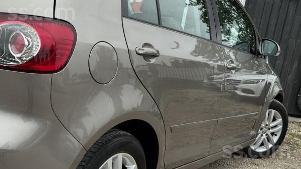 Brown Volkswagen Golf Plus 2011 in Riga, with an engine capacity of 1.60 L and mileage of 254 thousand km for 3990 €, photo 6 on AUTOMOTO.COM.LV