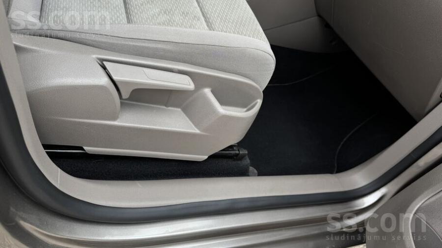 Brūns Volkswagen Golf Plus 2011 Rīga, ar dzinēja tilpumu 1.60 L un nobraukumu 254 tūkst. km par 3990 €, foto 16 vietnē AUTOMOTO.COM.LV