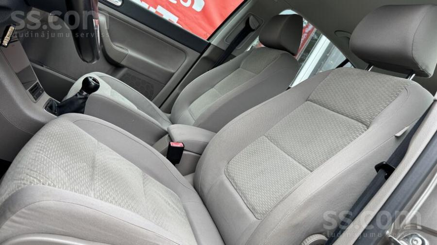 Brūns Volkswagen Golf Plus 2011 Rīga, ar dzinēja tilpumu 1.60 L un nobraukumu 254 tūkst. km par 3990 €, foto 20 vietnē AUTOMOTO.COM.LV