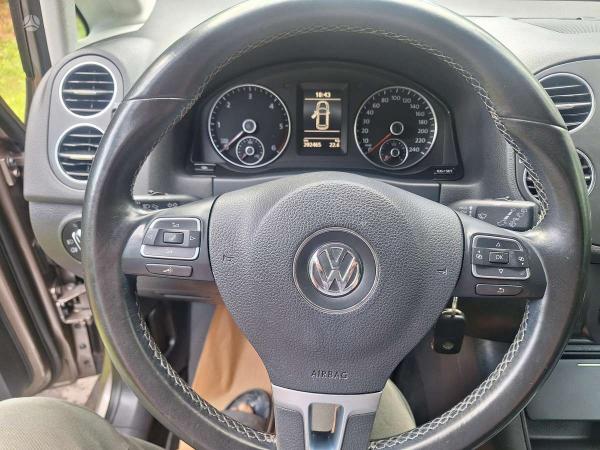 Brown Volkswagen Golf Plus 2011 in Utena, with an engine capacity of 1.60 L and mileage of 202 thousand km for 4650 €, photo 10 on AUTOMOTO.COM.LV