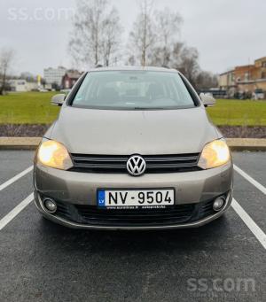 Brown Volkswagen Golf Plus 2011 in Riga, with an engine capacity of 1.60 L and mileage of 200 thousand km for 3900 €, photo 3 on AUTOMOTO.COM.LV