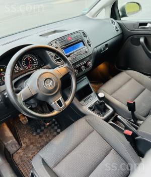 Brown Volkswagen Golf Plus 2011 in Riga, with an engine capacity of 1.60 L and mileage of 200 thousand km for 3900 €, photo 6 on AUTOMOTO.COM.LV