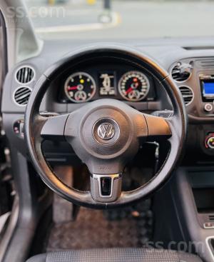 Brown Volkswagen Golf Plus 2011 in Riga, with an engine capacity of 1.60 L and mileage of 200 thousand km for 3900 €, photo 8 on AUTOMOTO.COM.LV