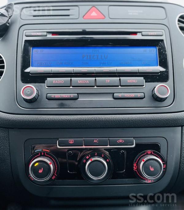 Brūns Volkswagen Golf Plus 2011 Rīga, ar dzinēja tilpumu 1.60 L un nobraukumu 200 tūkst. km par 3900 €, foto 10 vietnē AUTOMOTO.COM.LV