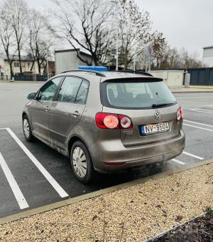 Brown Volkswagen Golf Plus 2011 in Riga, with an engine capacity of 1.60 L and mileage of 200 thousand km for 3900 €, photo 13 on AUTOMOTO.COM.LV