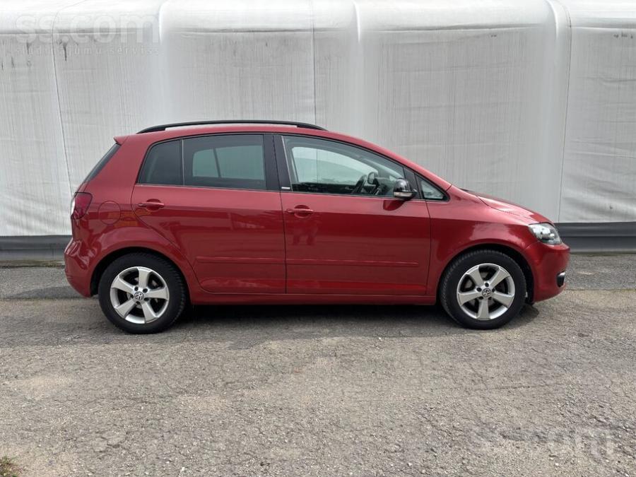 Brown Volkswagen Golf Plus 2011 in Ogre, with an engine capacity of 2.00 L and mileage of 247 thousand km for 5250 €, photo 3 on AUTOMOTO.COM.LV