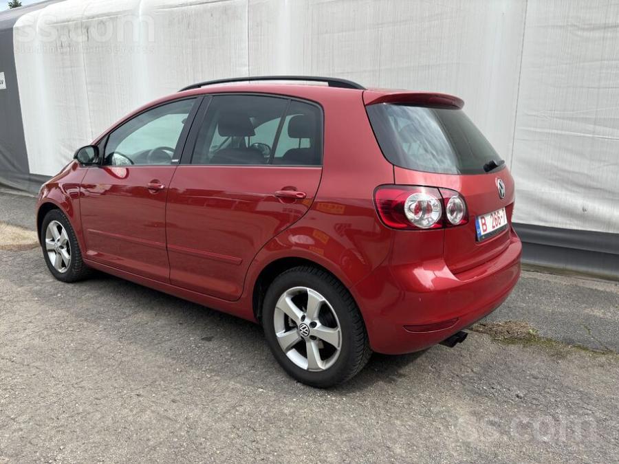 Brown Volkswagen Golf Plus 2011 in Ogre, with an engine capacity of 2.00 L and mileage of 247 thousand km for 5250 €, photo 6 on AUTOMOTO.COM.LV