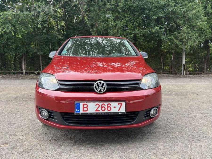 Brown Volkswagen Golf Plus 2011 in Ogre, with an engine capacity of 2.00 L and mileage of 247 thousand km for 5250 €, photo 8 on AUTOMOTO.COM.LV