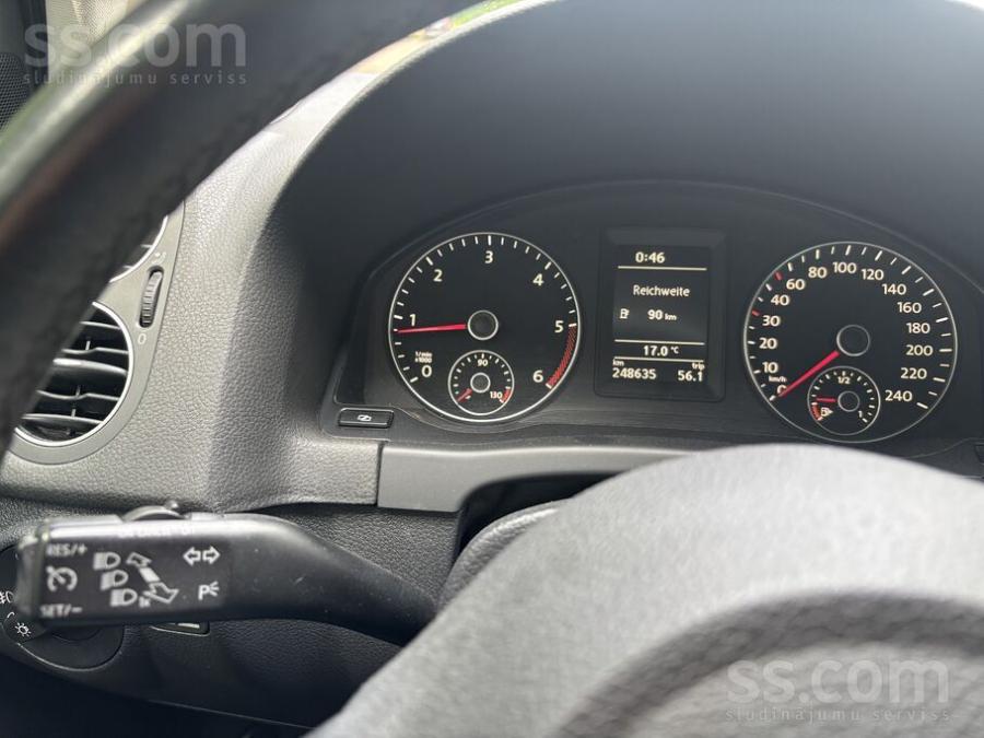 Brown Volkswagen Golf Plus 2011 in Ogre, with an engine capacity of 2.00 L and mileage of 247 thousand km for 5250 €, photo 12 on AUTOMOTO.COM.LV
