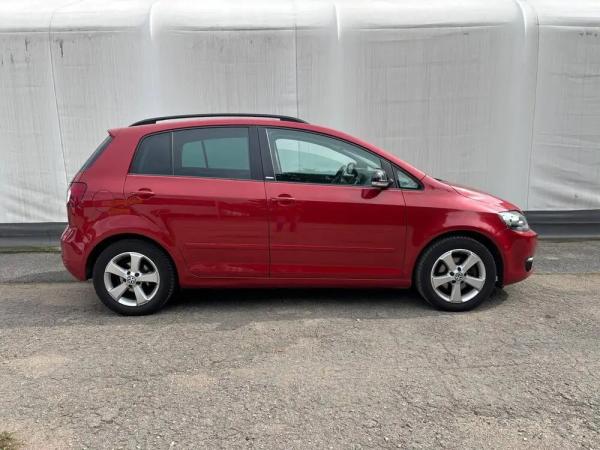 Brūns Volkswagen Golf Plus 2011 Ogre, ar dzinēja tilpumu 2.00 L un nobraukumu 247 tūkst. km par 5250 €, foto 5 vietnē AUTOMOTO.COM.LV