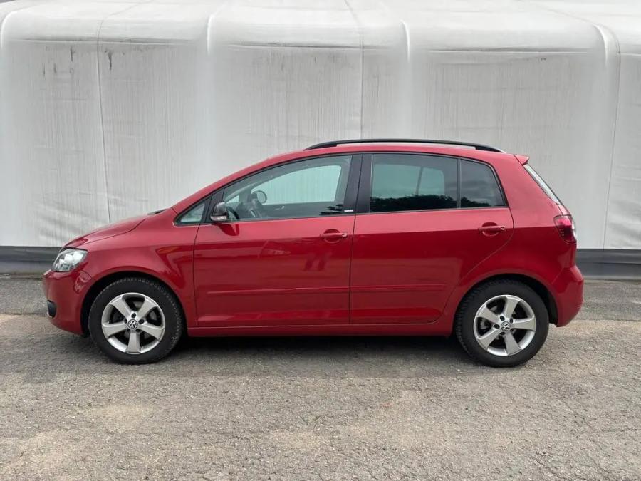 Brown Volkswagen Golf Plus 2011 in Ogre, with an engine capacity of 2.00 L and mileage of 247 thousand km for 5250 €, photo 7 on AUTOMOTO.COM.LV