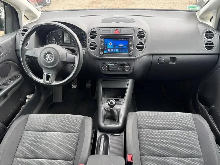 Brown Volkswagen Golf Plus 2011 in Ogre, with an engine capacity of 2.00 L and mileage of 247 thousand km for 5250 €, photo 8 on AUTOMOTO.COM.LV