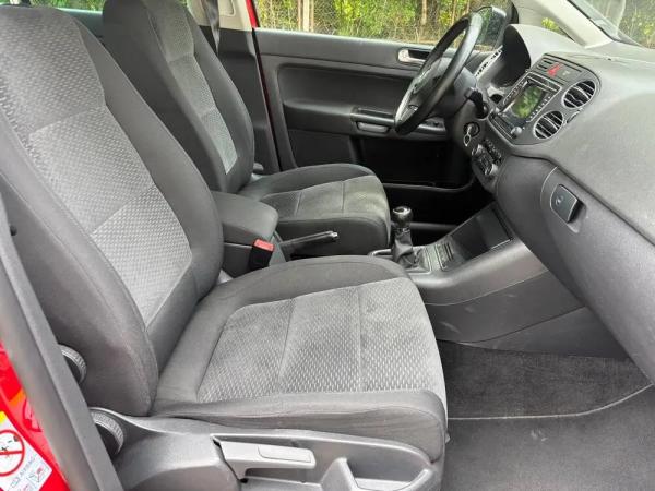 Brūns Volkswagen Golf Plus 2011 Ogre, ar dzinēja tilpumu 2.00 L un nobraukumu 247 tūkst. km par 5250 €, foto 8 vietnē AUTOMOTO.COM.LV