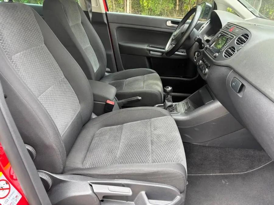 Brown Volkswagen Golf Plus 2011 in Ogre, with an engine capacity of 2.00 L and mileage of 247 thousand km for 5250 €, photo 9 on AUTOMOTO.COM.LV