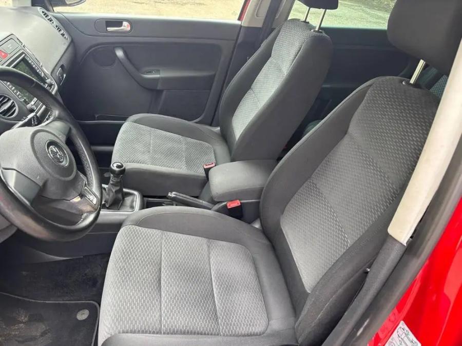 Brown Volkswagen Golf Plus 2011 in Ogre, with an engine capacity of 2.00 L and mileage of 247 thousand km for 5250 €, photo 12 on AUTOMOTO.COM.LV