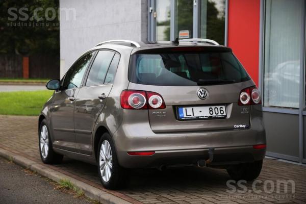 Brown Volkswagen Golf Plus 2011 in Riga, with an engine capacity of 1.60 L and mileage of 161 thousand km for 3995 €, photo 6 on AUTOMOTO.COM.LV