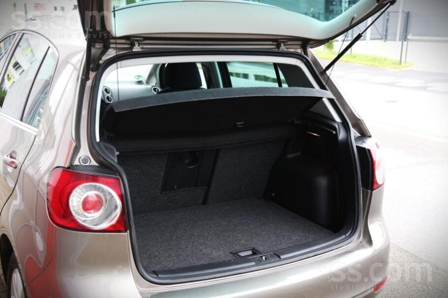 Brown Volkswagen Golf Plus 2011 in Riga, with an engine capacity of 1.60 L and mileage of 161 thousand km for 3995 €, photo 8 on AUTOMOTO.COM.LV