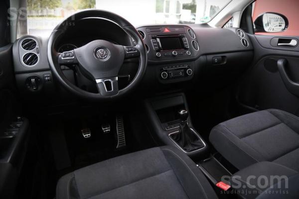 Brown Volkswagen Golf Plus 2011 in Riga, with an engine capacity of 1.60 L and mileage of 161 thousand km for 3995 €, photo 9 on AUTOMOTO.COM.LV