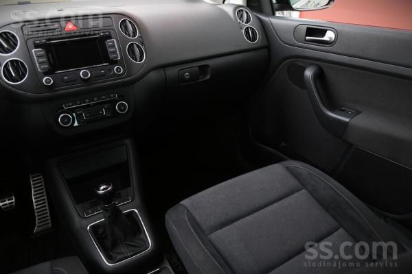 Brown Volkswagen Golf Plus 2011 in Riga, with an engine capacity of 1.60 L and mileage of 161 thousand km for 3995 €, photo 10 on AUTOMOTO.COM.LV