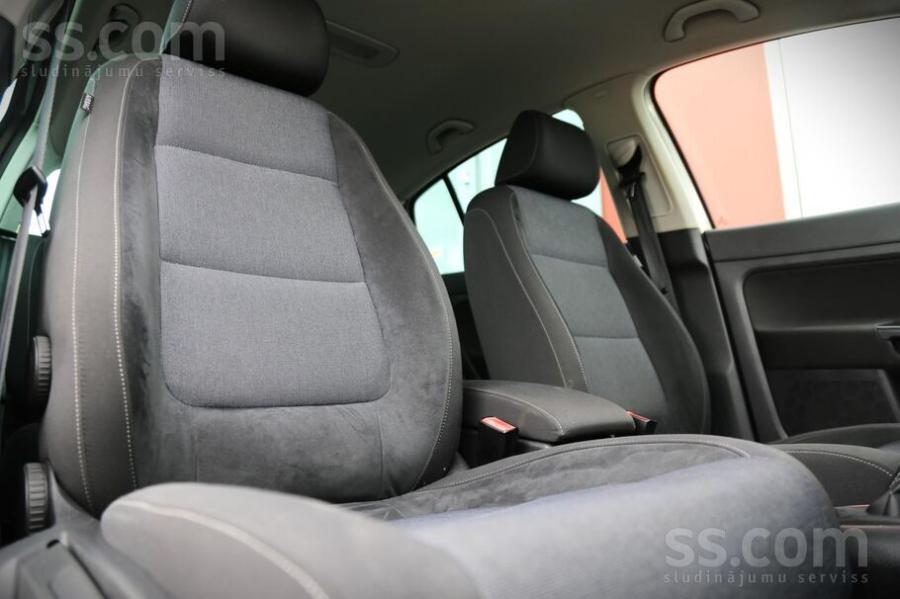 Brown Volkswagen Golf Plus 2011 in Riga, with an engine capacity of 1.60 L and mileage of 161 thousand km for 3995 €, photo 14 on AUTOMOTO.COM.LV