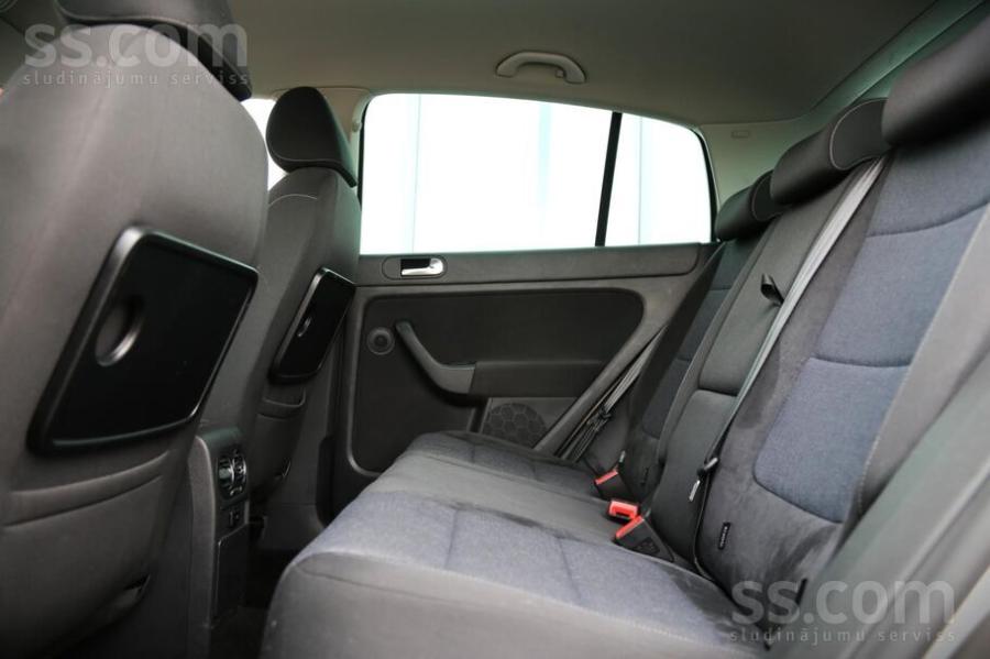 Brown Volkswagen Golf Plus 2011 in Riga, with an engine capacity of 1.60 L and mileage of 161 thousand km for 3995 €, photo 15 on AUTOMOTO.COM.LV