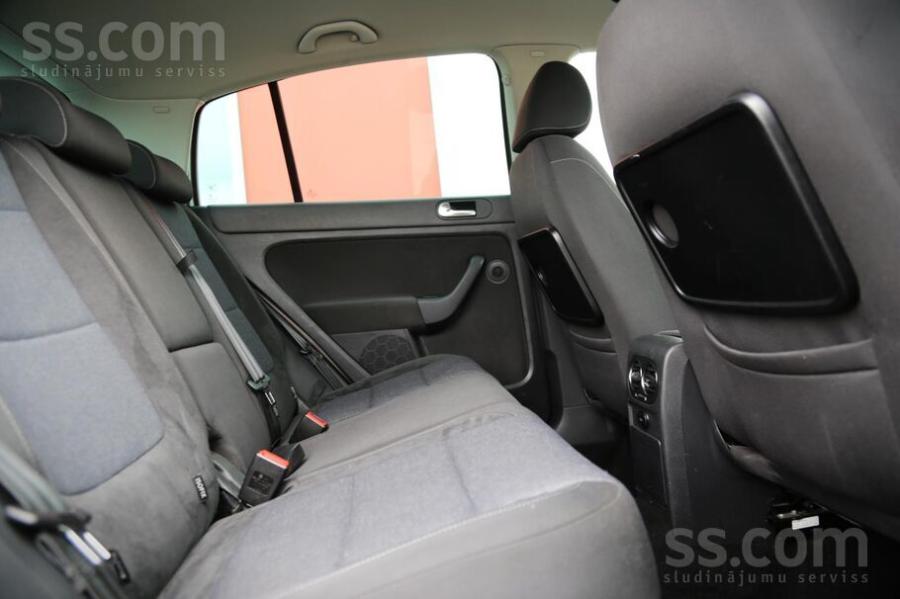 Brown Volkswagen Golf Plus 2011 in Riga, with an engine capacity of 1.60 L and mileage of 161 thousand km for 3995 €, photo 16 on AUTOMOTO.COM.LV