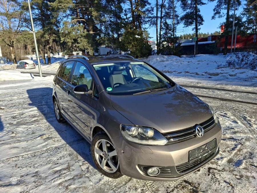 Brown Volkswagen Golf Plus 2012 in Vilnius, with an engine capacity of 1.39 L and mileage of 201 thousand km for 5950 €, photo 2 on AUTOMOTO.COM.LV