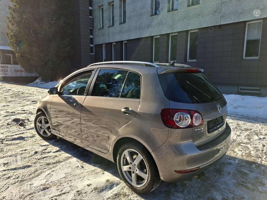Brown Volkswagen Golf Plus 2012 in Vilnius, with an engine capacity of 1.39 L and mileage of 201 thousand km for 5950 €, photo 3 on AUTOMOTO.COM.LV