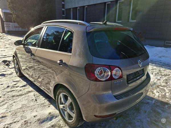 Brūns Volkswagen Golf Plus 2012 Viļņa, ar dzinēja tilpumu 1.39 L un nobraukumu 201 tūkst. km par 5950 €, foto 6 vietnē AUTOMOTO.COM.LV