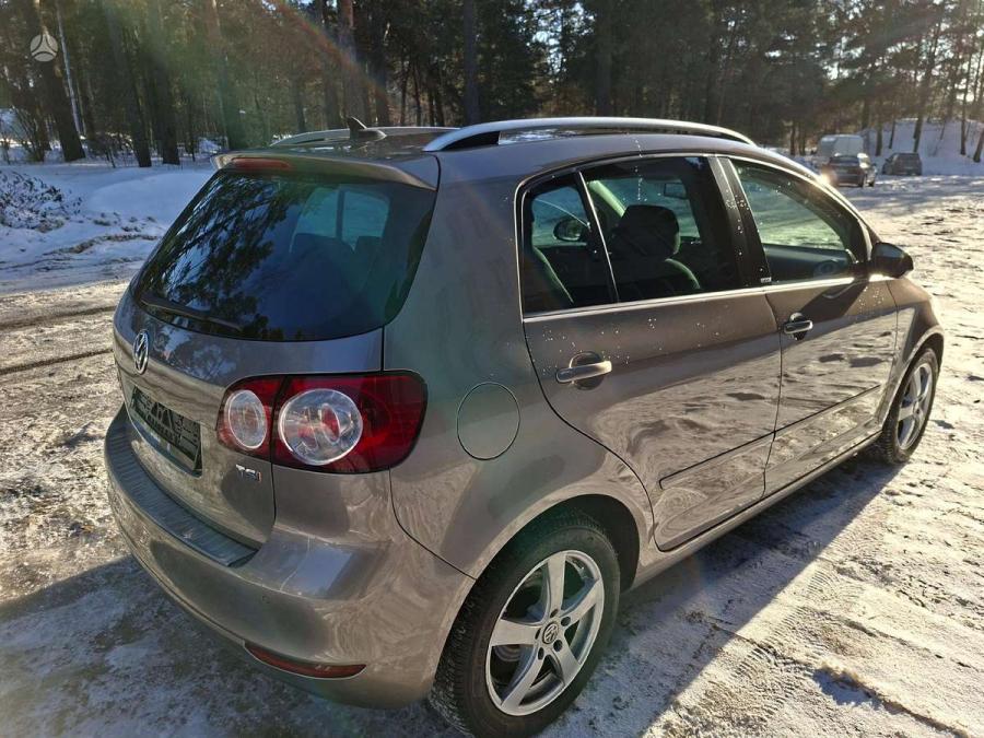 Brown Volkswagen Golf Plus 2012 in Vilnius, with an engine capacity of 1.39 L and mileage of 201 thousand km for 5950 €, photo 7 on AUTOMOTO.COM.LV