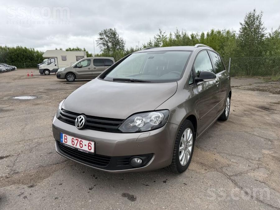 Brown Volkswagen Golf Plus 2012 in Daugavpils, with an engine capacity of 1.40 L and mileage of 126 thousand km for 7850 €, photo 1 on AUTOMOTO.COM.LV