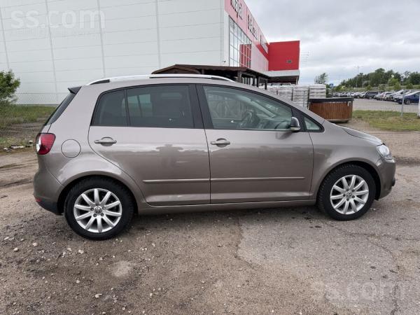 Brown Volkswagen Golf Plus 2012 in Daugavpils, with an engine capacity of 1.40 L and mileage of 126 thousand km for 7850 €, photo 5 on AUTOMOTO.COM.LV