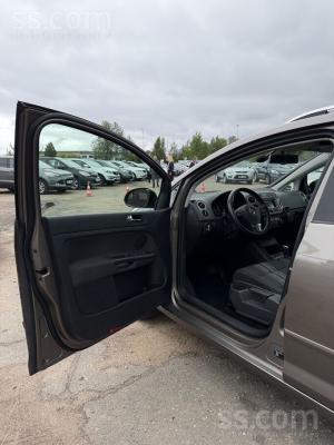 Brown Volkswagen Golf Plus 2012 in Daugavpils, with an engine capacity of 1.40 L and mileage of 126 thousand km for 7850 €, photo 8 on AUTOMOTO.COM.LV