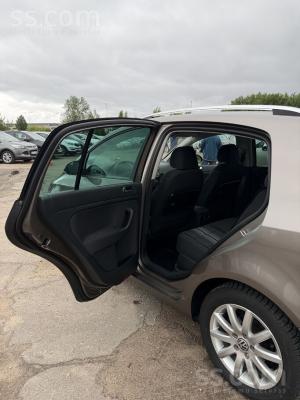 Brown Volkswagen Golf Plus 2012 in Daugavpils, with an engine capacity of 1.40 L and mileage of 126 thousand km for 7850 €, photo 10 on AUTOMOTO.COM.LV