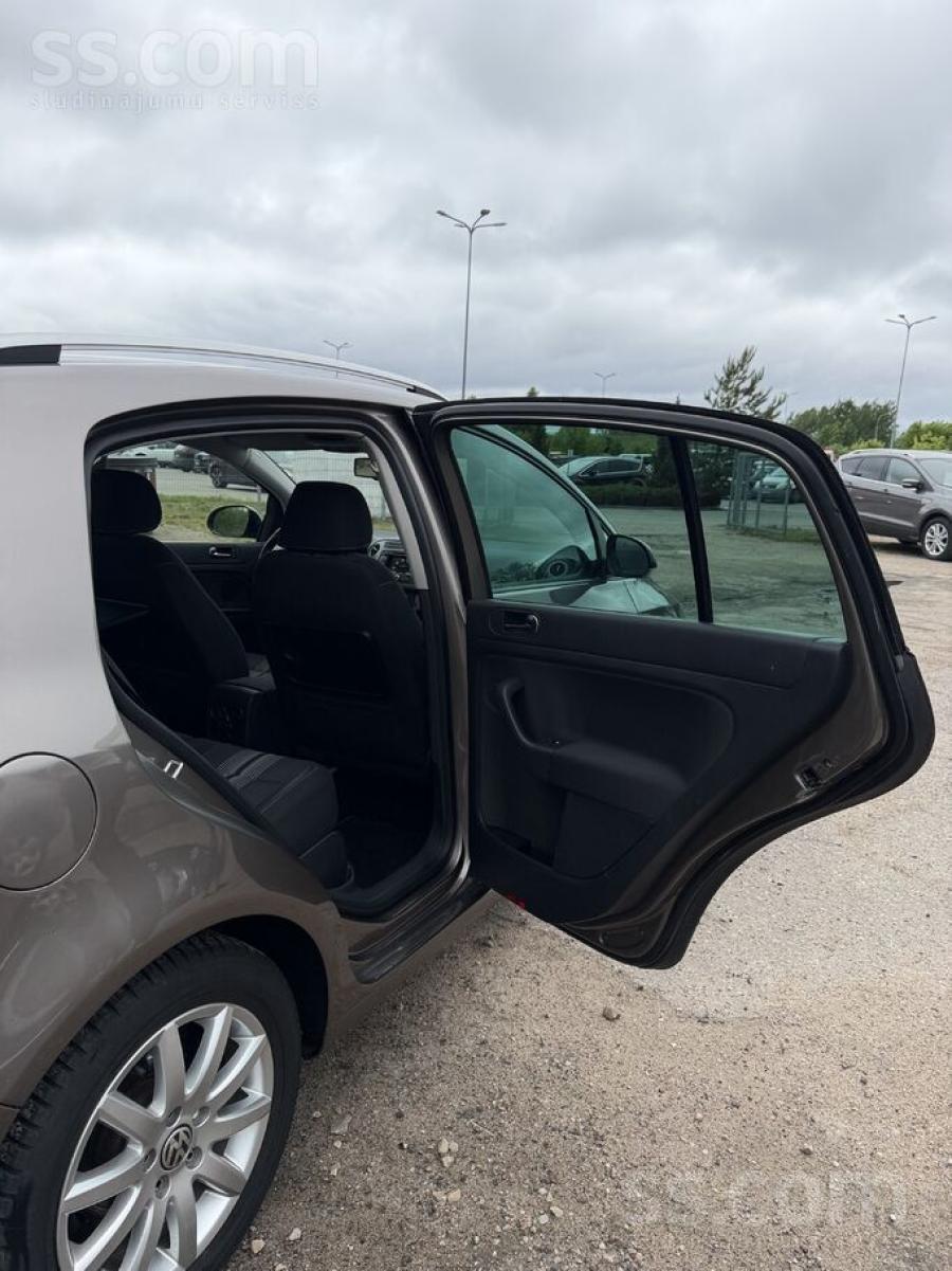 Brown Volkswagen Golf Plus 2012 in Daugavpils, with an engine capacity of 1.40 L and mileage of 126 thousand km for 7850 €, photo 15 on AUTOMOTO.COM.LV