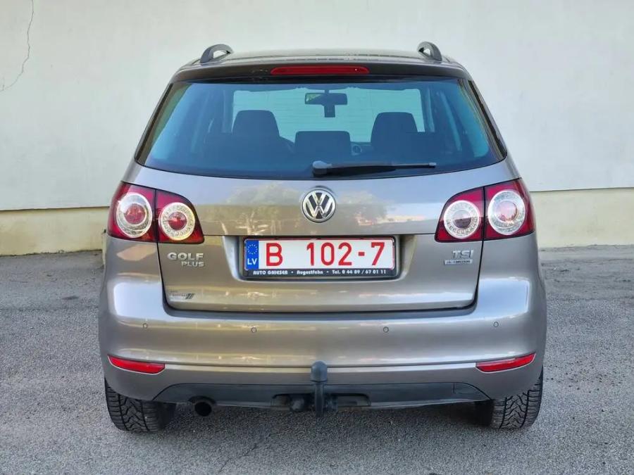 Brūns Volkswagen Golf Plus 2012 Ogre, ar dzinēja tilpumu 1.20 L un nobraukumu 193 tūkst. km par 4950 €, foto 8 vietnē AUTOMOTO.COM.LV