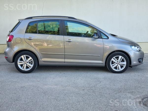 Brūns Volkswagen Golf Plus 2012 Ogre, ar dzinēja tilpumu 1.20 L un nobraukumu 193 tūkst. km par 5150 €, foto 4 vietnē AUTOMOTO.COM.LV