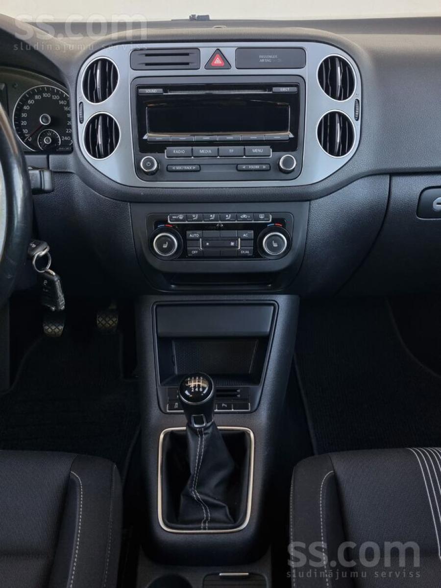 Brūns Volkswagen Golf Plus 2012 Ogre, ar dzinēja tilpumu 1.20 L un nobraukumu 193 tūkst. km par 5150 €, foto 17 vietnē AUTOMOTO.COM.LV