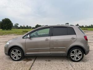 Brūns Volkswagen Golf Plus 2012 Rīga, ar dzinēja tilpumu 2.00 L un nobraukumu 241 tūkst. km par 4700 €, foto 4 vietnē AUTOMOTO.COM.LV