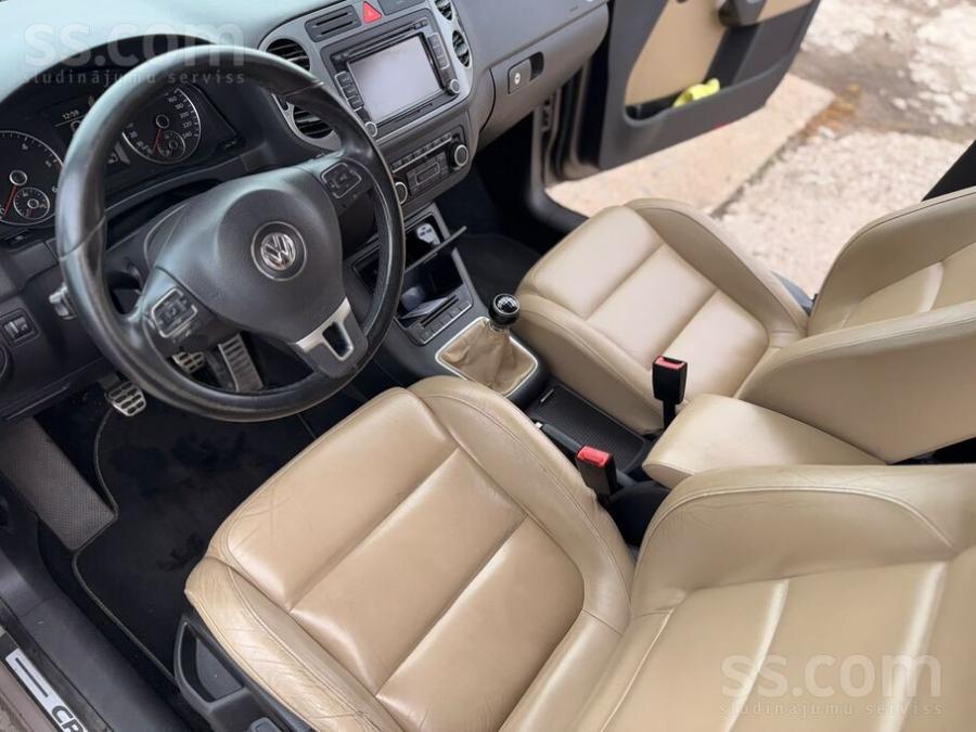 Brūns Volkswagen Golf Plus 2012 Rīga, ar dzinēja tilpumu 2.00 L un nobraukumu 241 tūkst. km par 4700 €, foto 10 vietnē AUTOMOTO.COM.LV