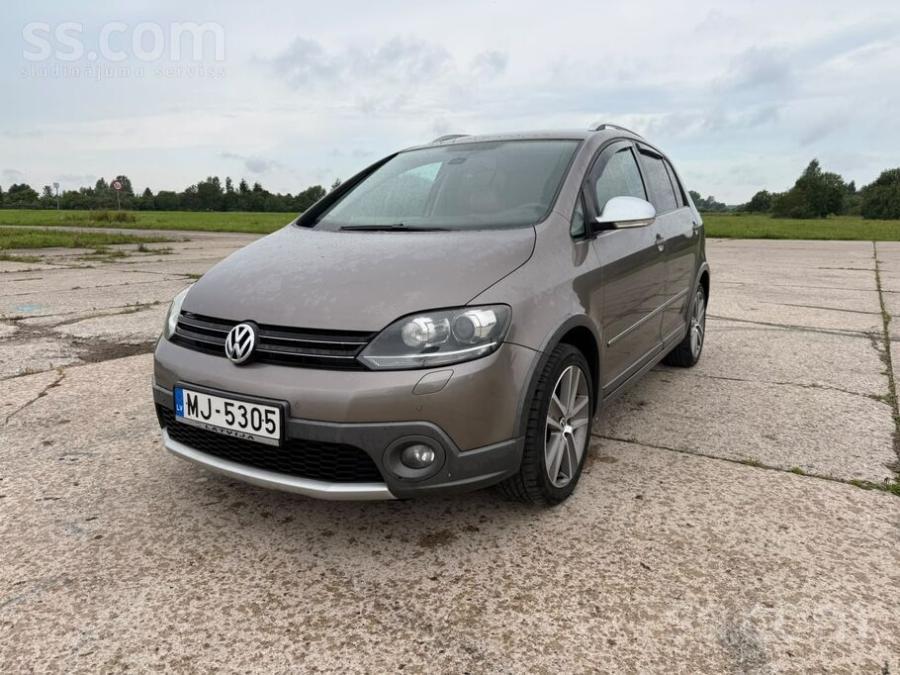 Brūns Volkswagen Golf Plus 2012 Rīga, ar dzinēja tilpumu 2.00 L un nobraukumu 241 tūkst. km par 4700 €, foto 22 vietnē AUTOMOTO.COM.LV