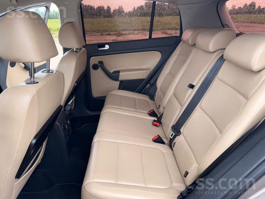 Brūns Volkswagen Golf Plus 2012 Rīga, ar dzinēja tilpumu 2.00 L un nobraukumu 241 tūkst. km par 4700 €, foto 24 vietnē AUTOMOTO.COM.LV