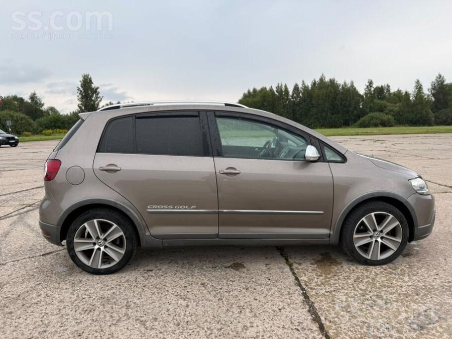Brūns Volkswagen Golf Plus 2012 Rīga, ar dzinēja tilpumu 2.00 L un nobraukumu 241 tūkst. km par 3950 €, foto 5 vietnē AUTOMOTO.COM.LV